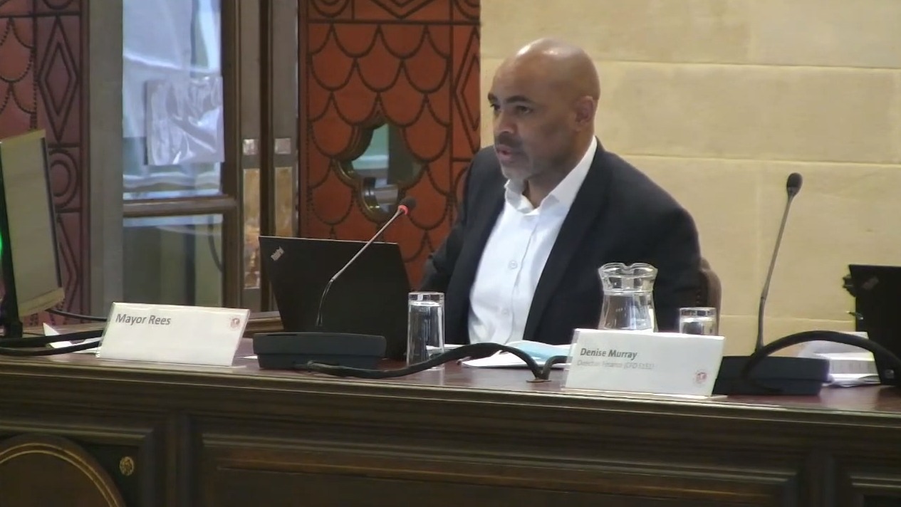 Mayor to consider alternative budget after changes win support from ...